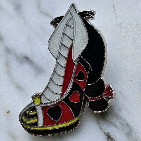 Disney | Jewelry | Queen Of Hearts From Alice In Wonderland High Heel ...